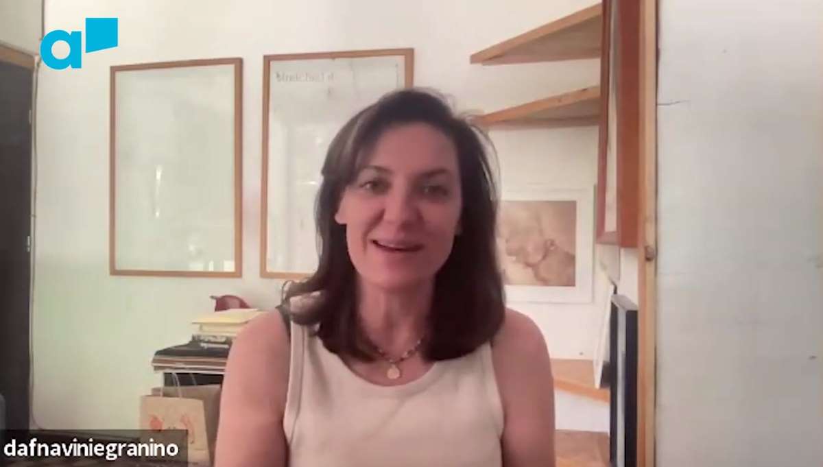 Libros sobre el cuerpo y sus imperfecciones, por Dafna Viniegra Libros sobre el cuerpo y sus imperfecciones, por Dafna Viniegra